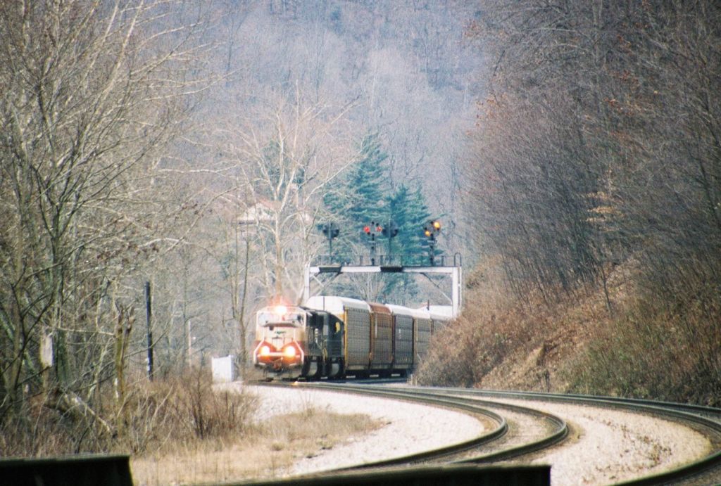 BNSF 9646 under the CPLs at Landgraff